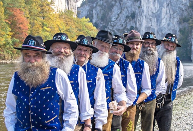 Les Barbus - C'était mieux demain